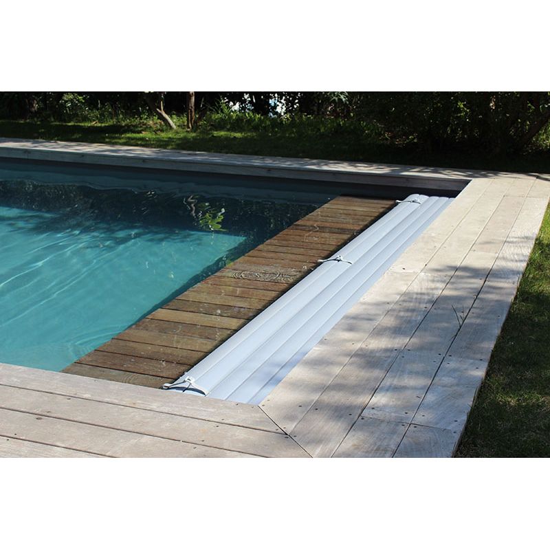 Volet roulant automatique piscine avec banquette plage immergée